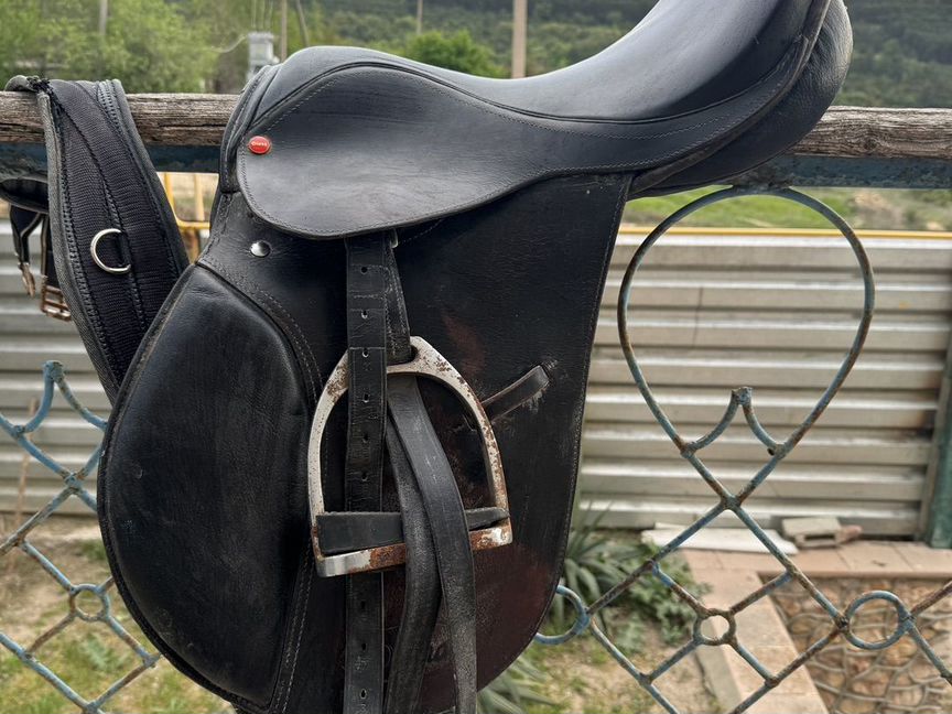 Седло для лошади универсальное