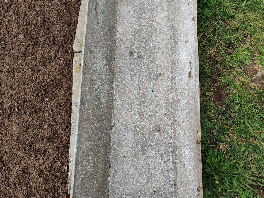 Корыто для кормления животных