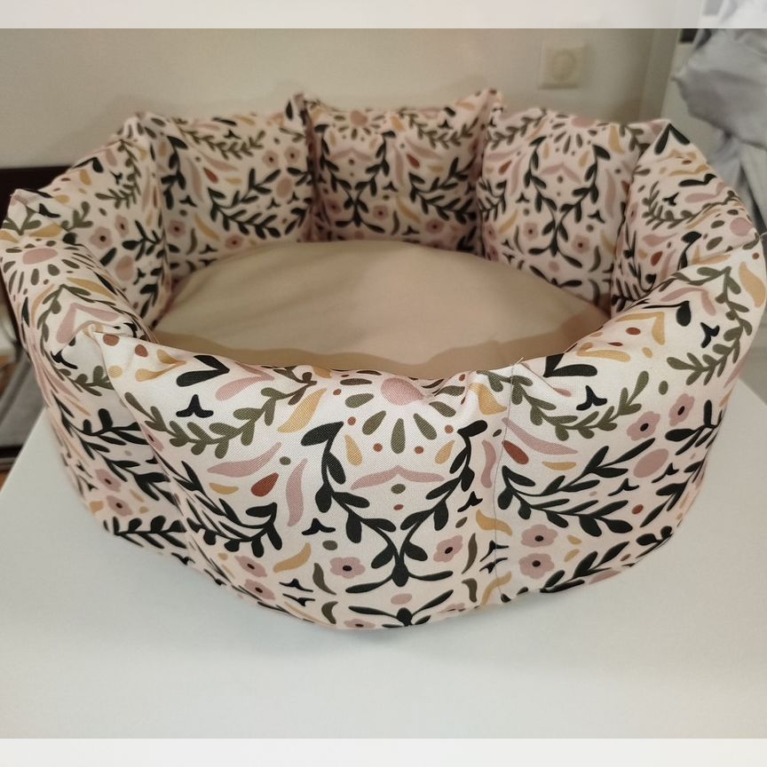 Лежанка для кошек