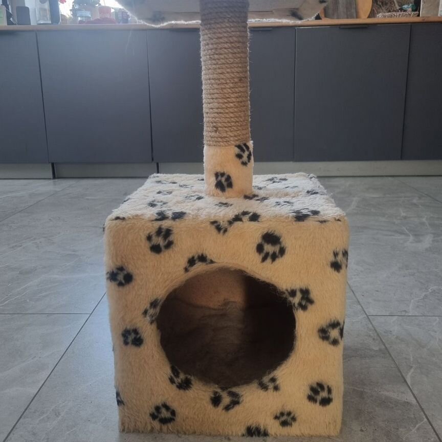 Когтеточка домик бу