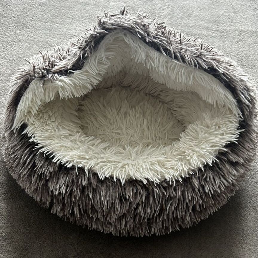 Лежанка для кошки или маленькой собачки