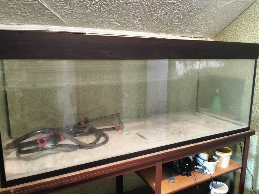 Аквариум 400л с металлической подставкой