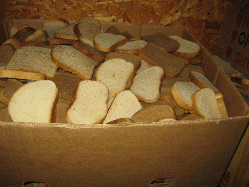 Хлеб сухари в коробках. 41 км Выборгского шоссе