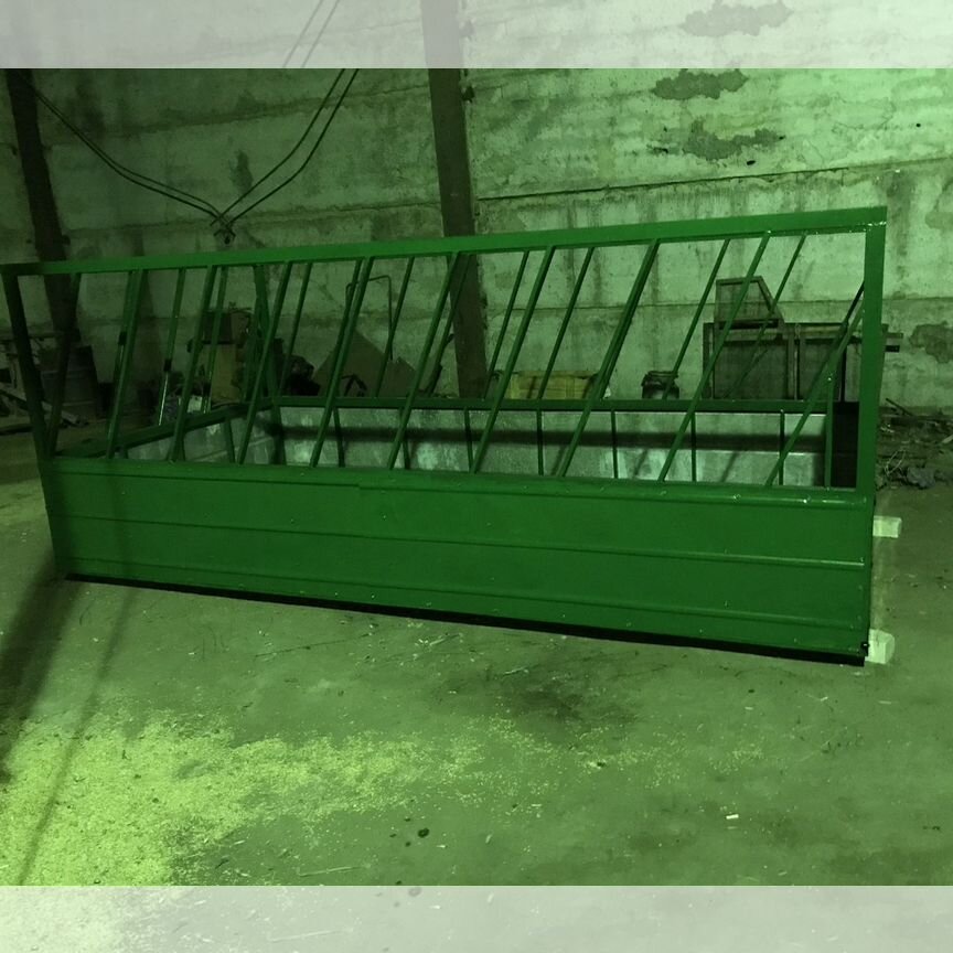 Кормушка для крс под 2 тюка