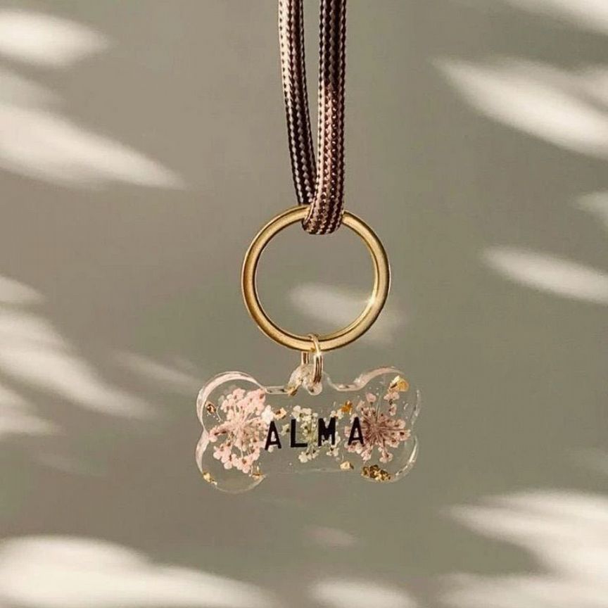 Адресник для собак из эпоксидной смолы и нашивки