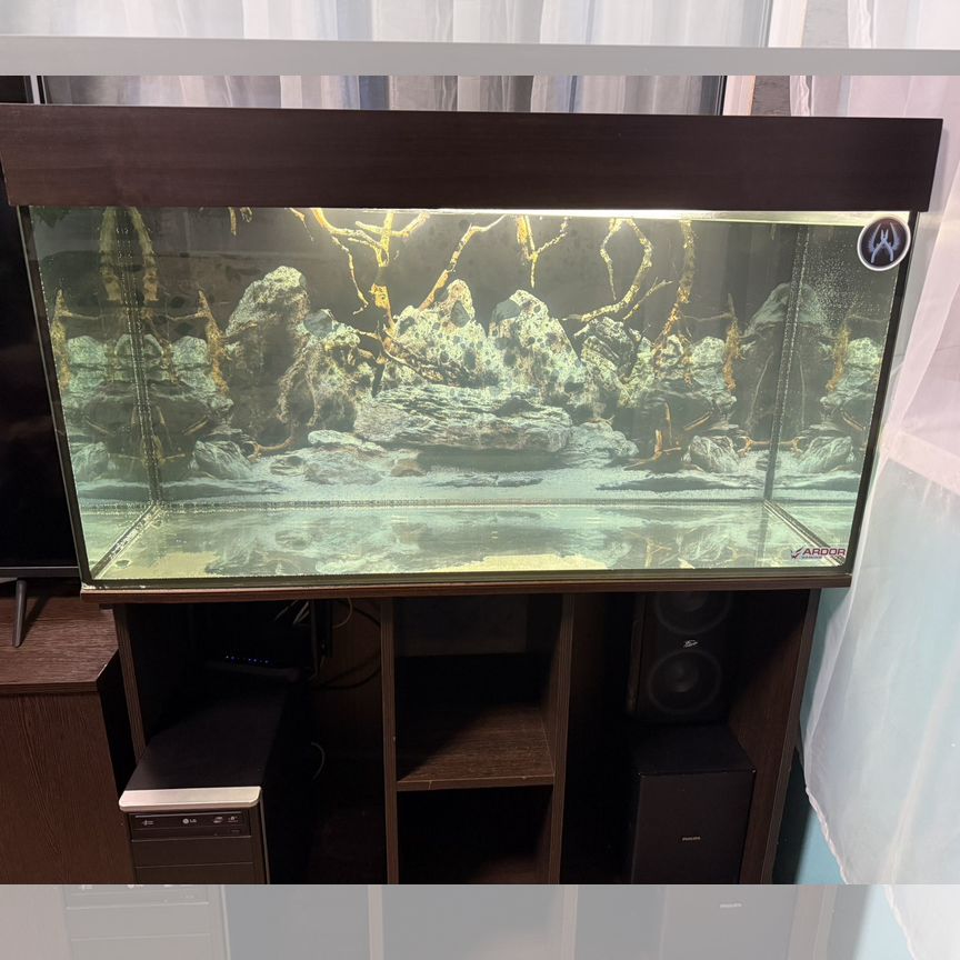 Аквариум с тумбой 200л