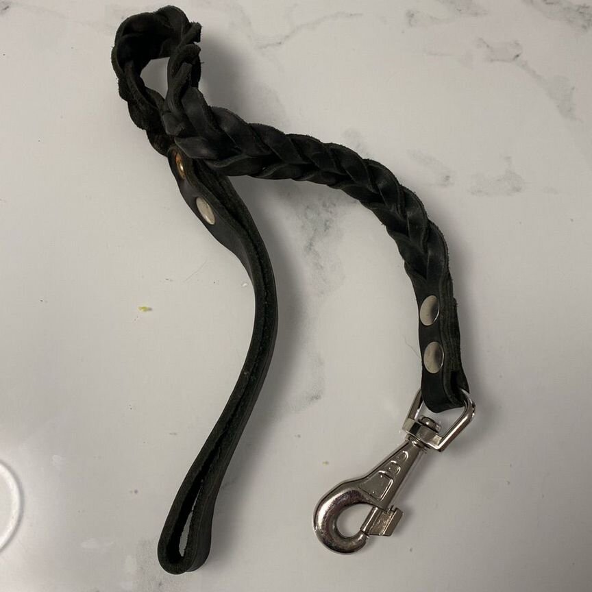 Поводок из плетеной кожи