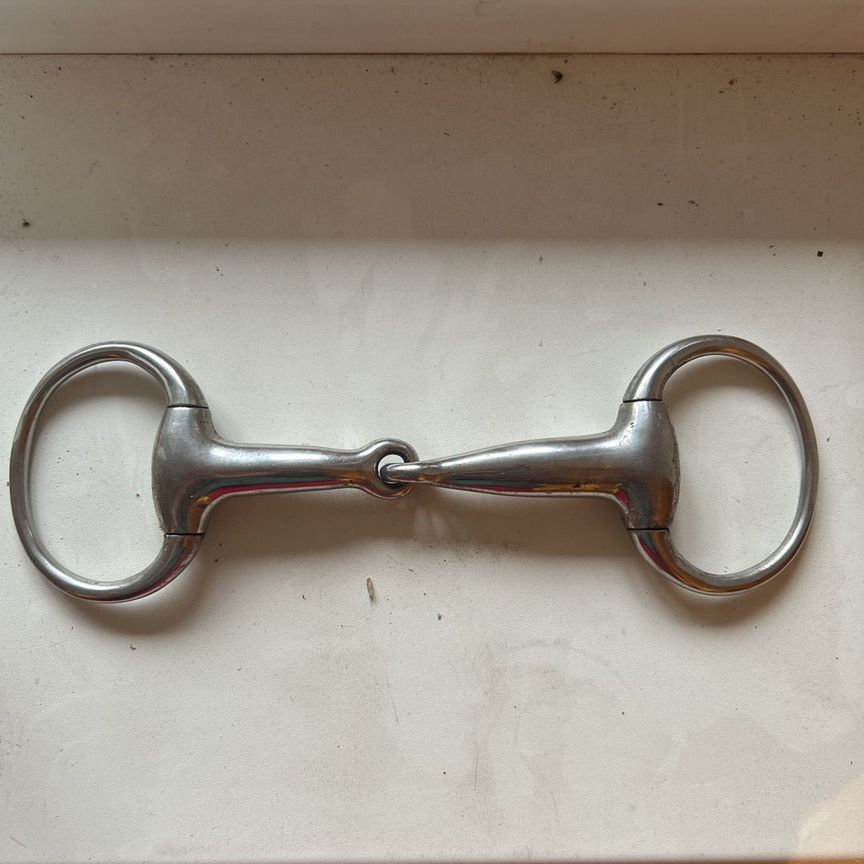 Трензель для лошади