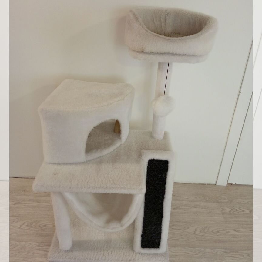 Домик для кошки с когтеточкой б/у