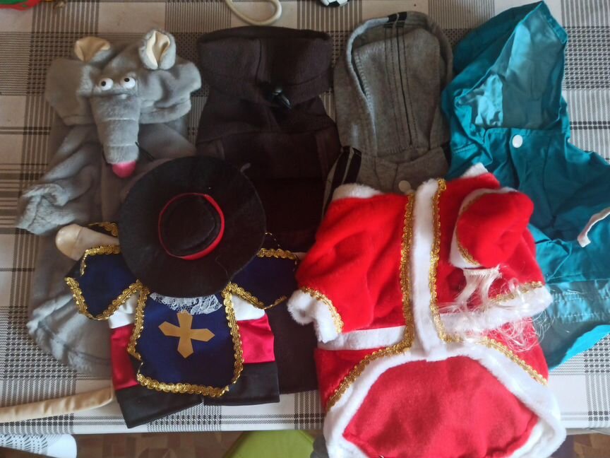 Новогодние костюмчик для маленьких собачек