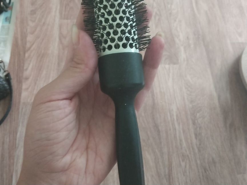 Расческа - щетка для подкручивания