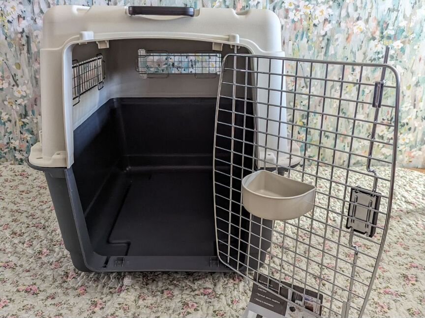 Переноска для собак Triol premium Large 81*56*59