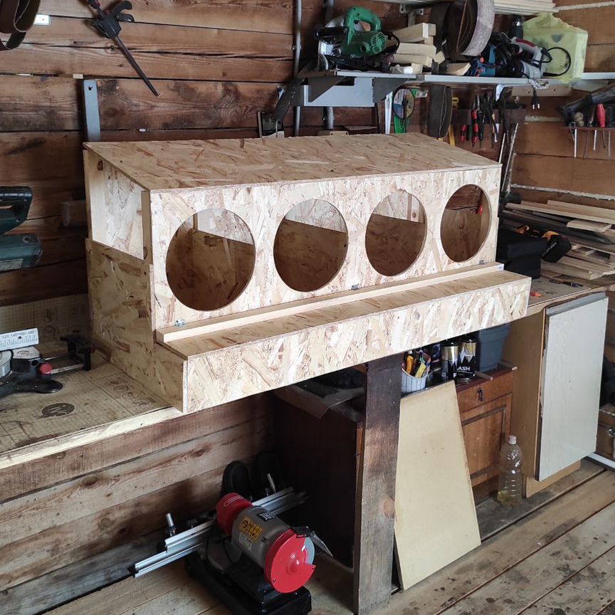 Гнездо для кур с яйцесборником