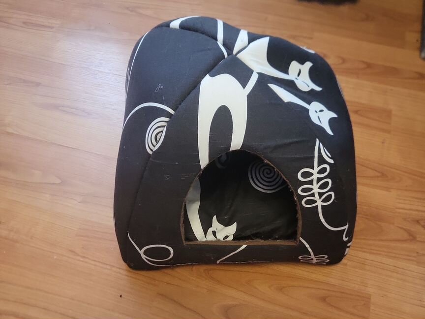 Мягкий кошачий домик