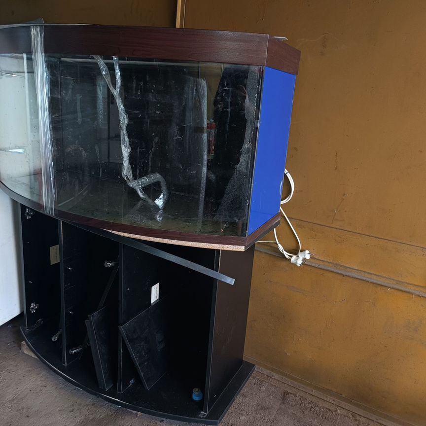 Аквариум с тумбой бу
