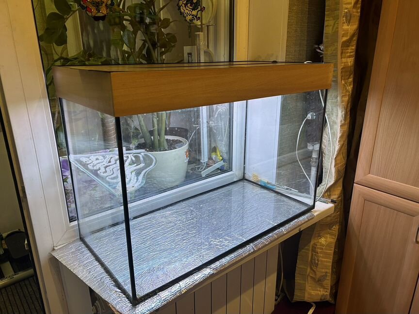 2 аквариума и много приспомоблений