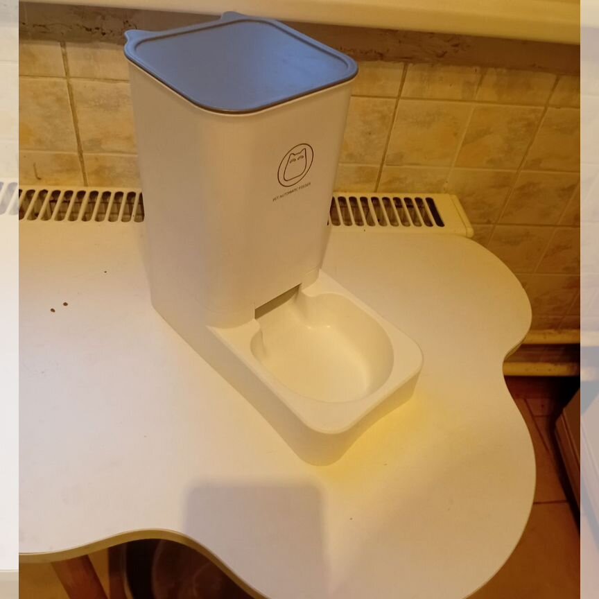 Кормушка для кошек