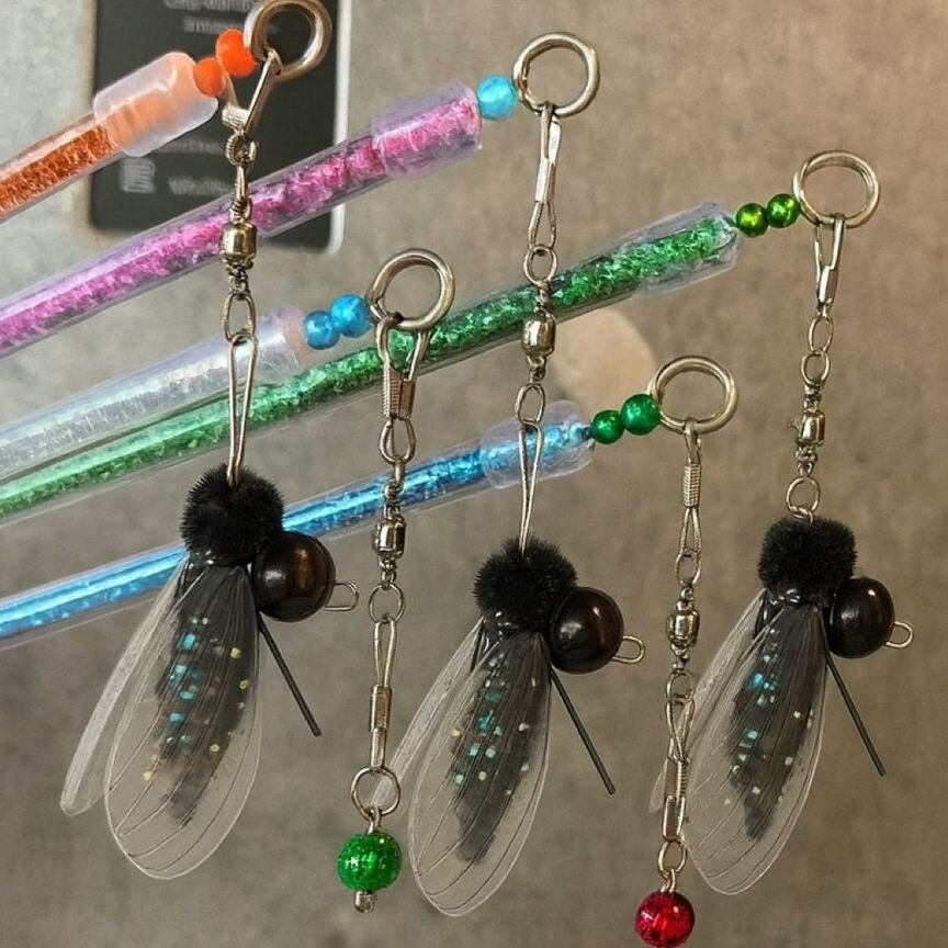 Махалка с мухами для кошек