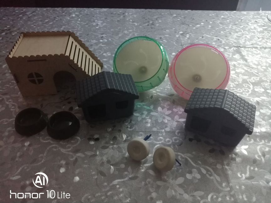 Домики, колесо для хомяка