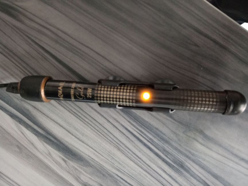 Аквариумный подогреватель