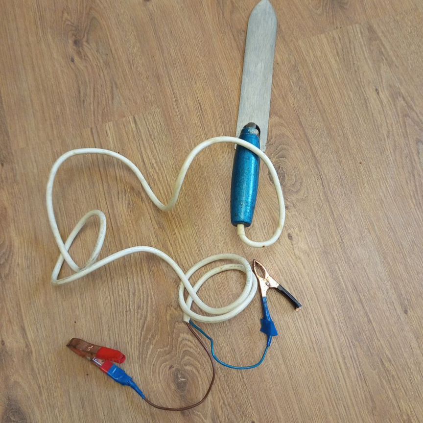 Нож аккумуляторный для распечатки сот