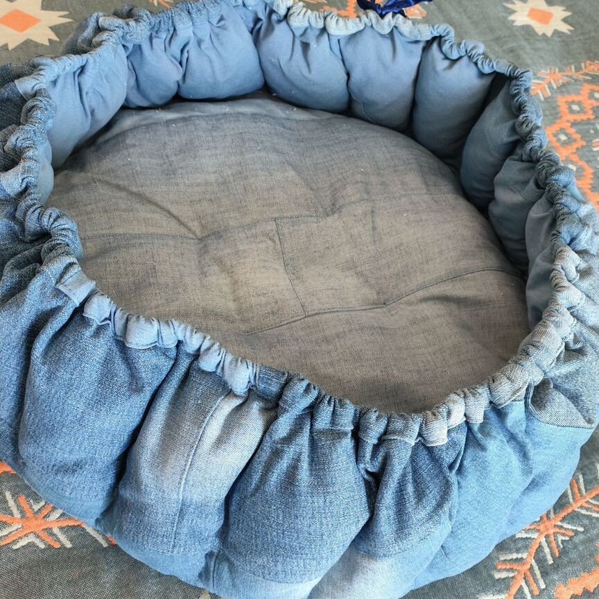 Лежанка для животных из джинса