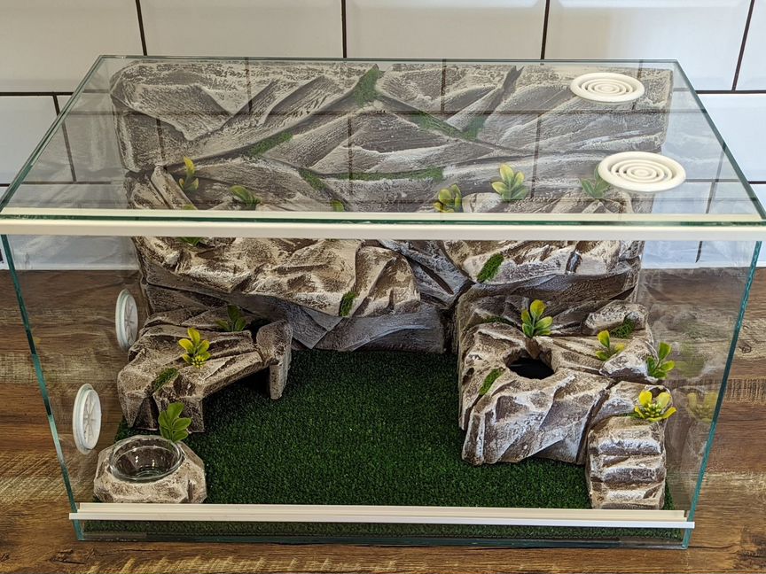 Декор и террариум. Укрытие, влажная камера, фон