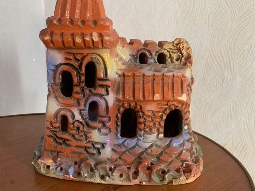 Замок для аквариума