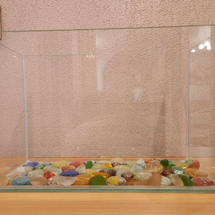 Аквариум 10 литров, стекло, камешки