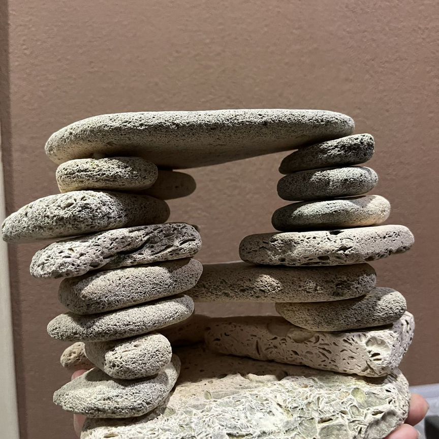 Декор из камня песчанника в аквариум