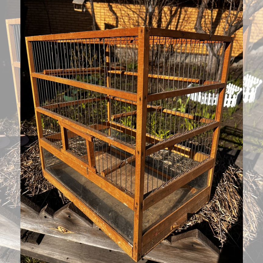 Клетка для птиц из дерева