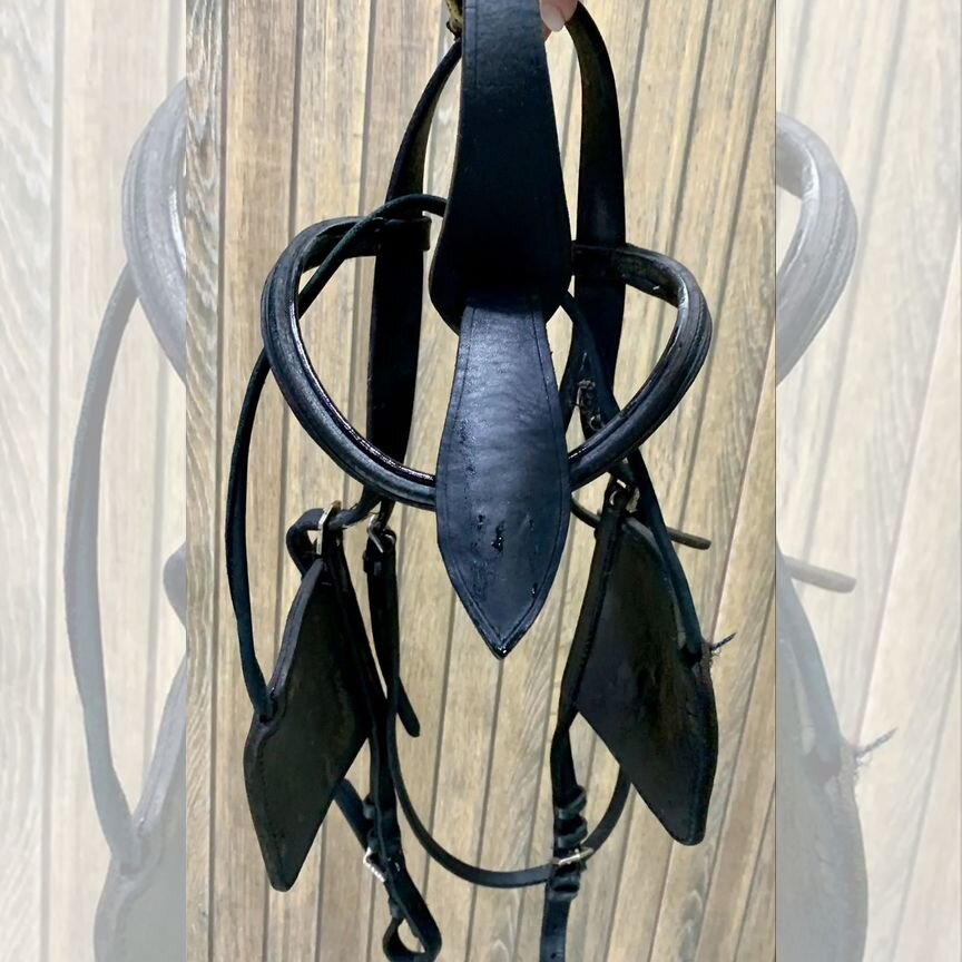 Уздечка с шорами на лошадь