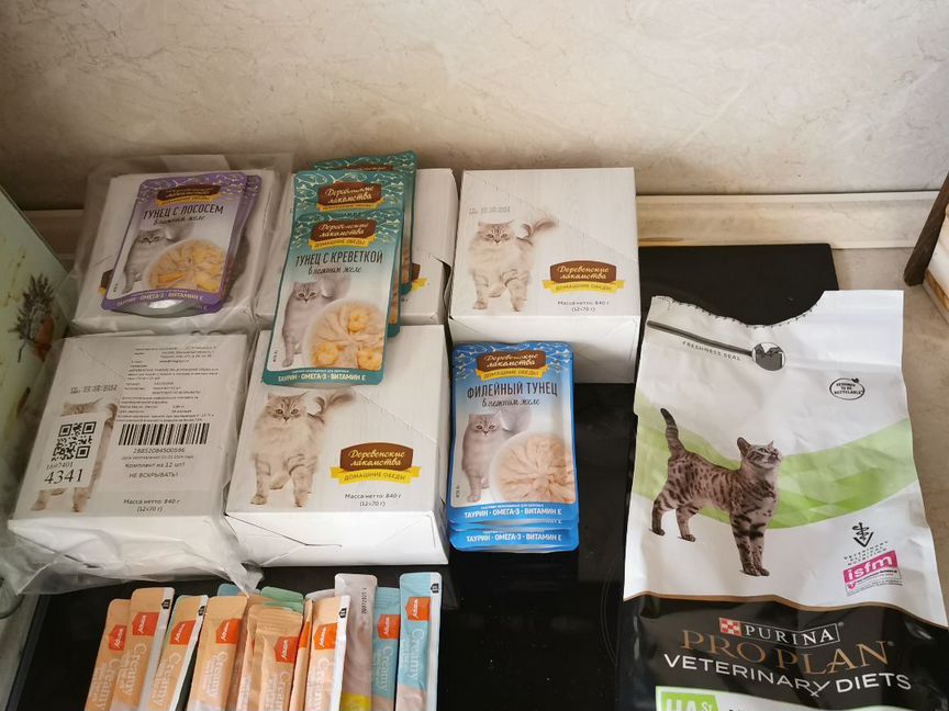 Продам кошачий корм (единым сетом)