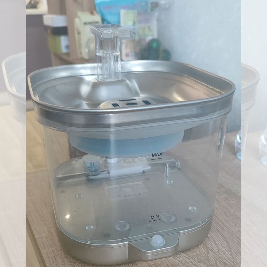 Фонтан поилка для кошек беспроводная