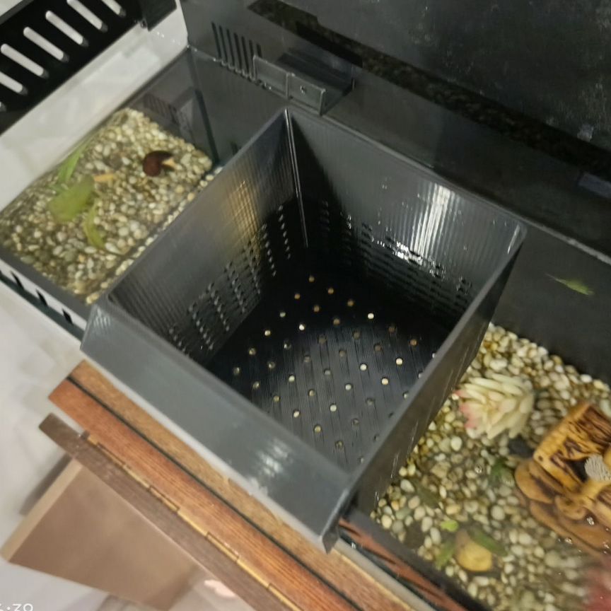 Воронка-рассеиватель для заливки воды в аквариум