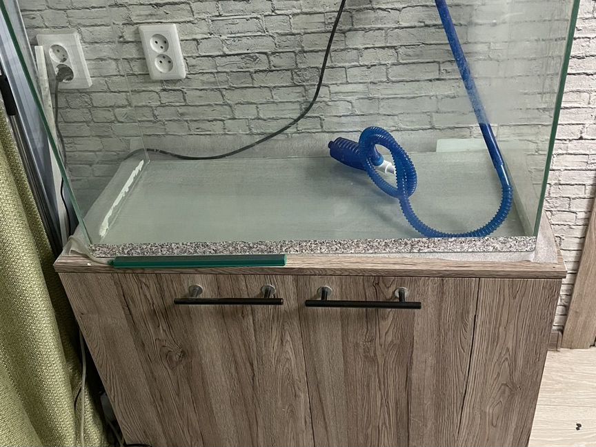 Аквариум с тумбой
