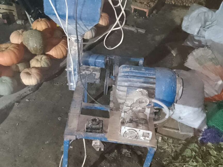 Мельница для зерна. Зернодробилка