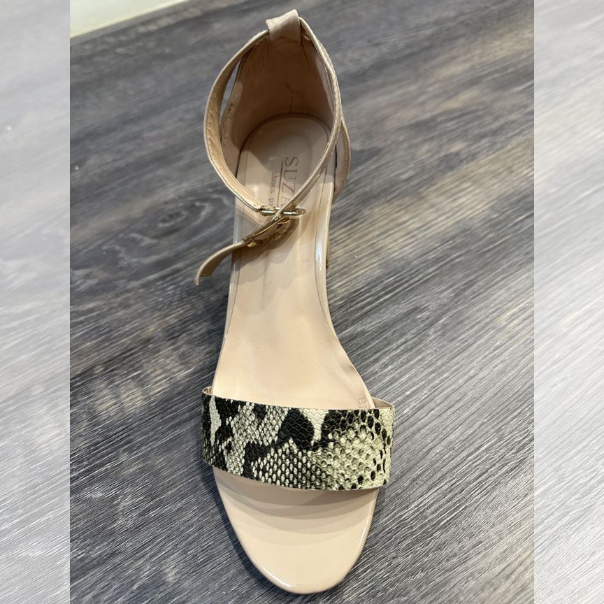 Женские босоножки