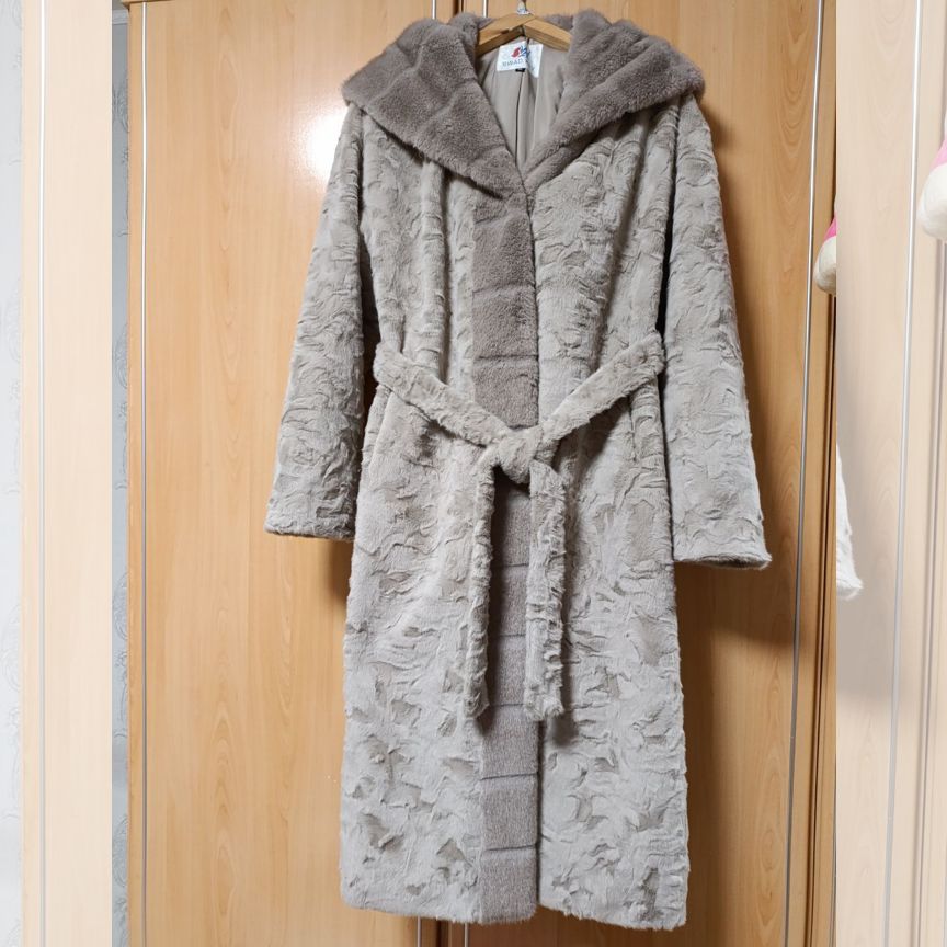 Пальто женское зимнее 48 50 с капюшоном