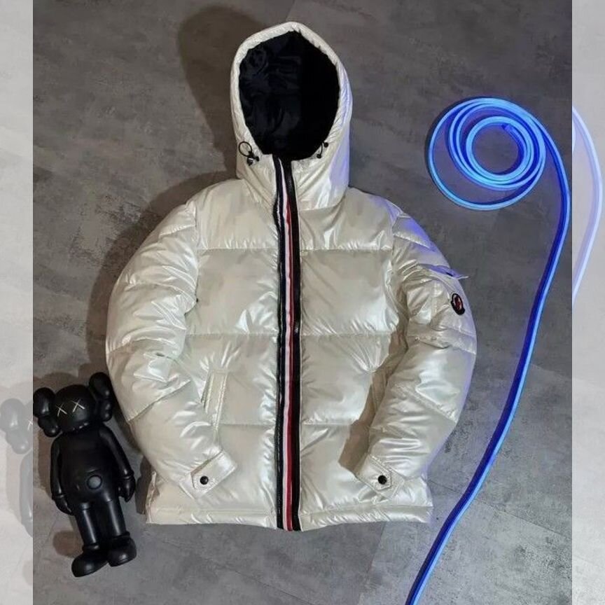 Продам зимнюю мужскую куртку