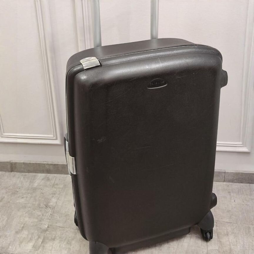 Чемодан Samsonite American tourister F'lite