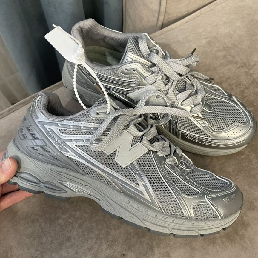 Кроссовки new balance мужские 40 новые