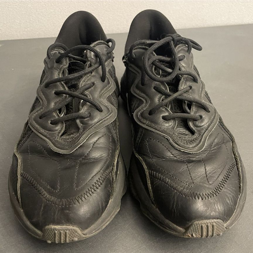 Кроссовки adidas ozweego